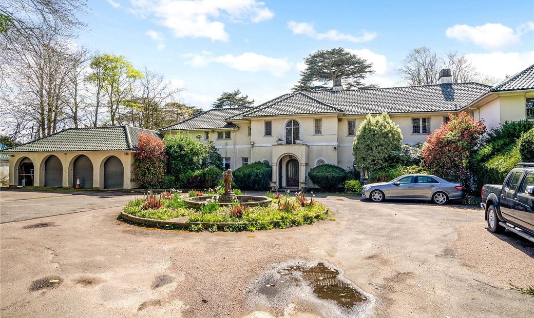 The Cedars, Stanmore Common, Stanmore, Ha7 In Elstree, England, United ...