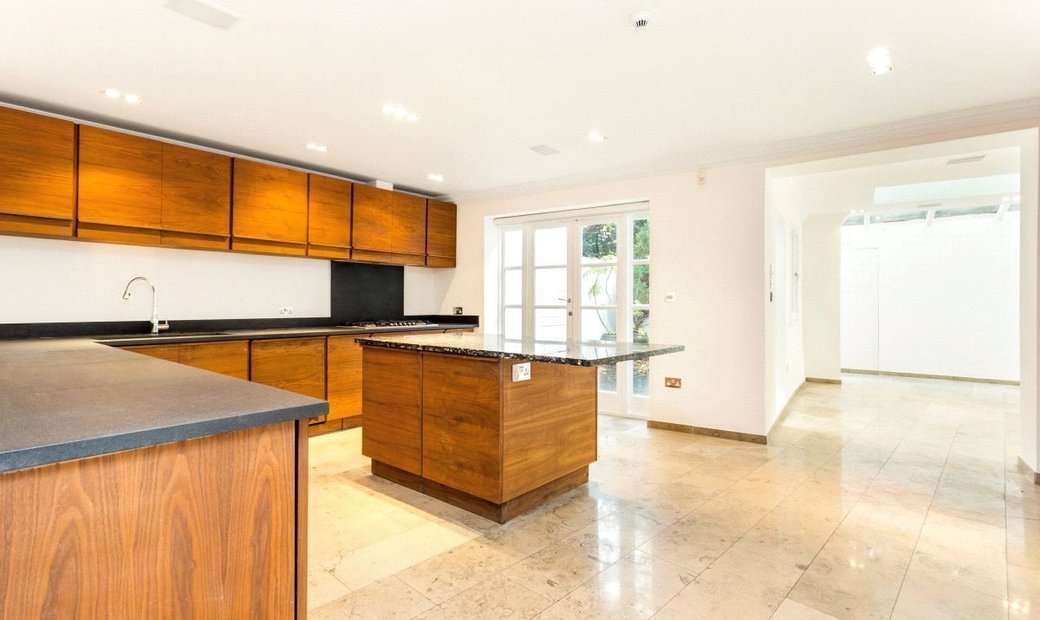 Alma Square, St Johns Wood, Nw8 9 Qa In London, England, United Kingdom ...
