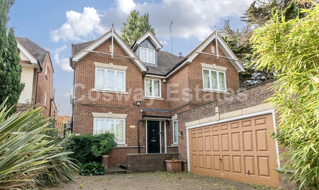 Hendon Lane, London, N3 In London, England, United Kingdom For Sale ...