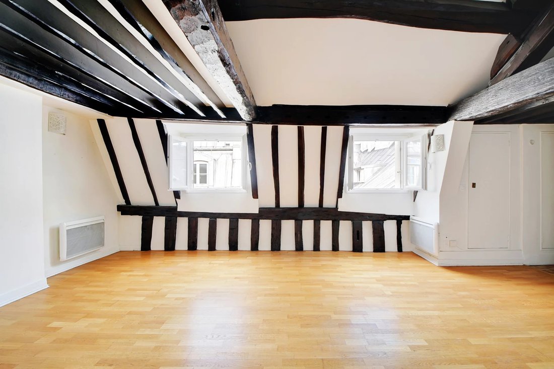 Odéon / Mabillon In Paris, île De France, France For Sale (16735505)