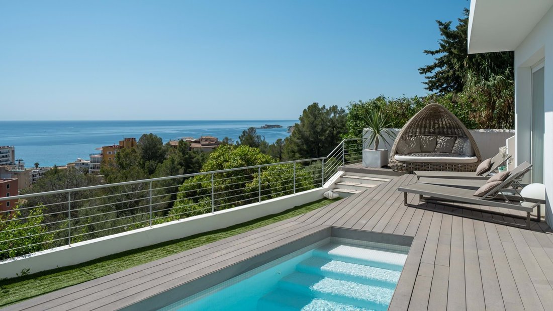 Villa Moderna En Venta Con Vistas Al Mar En En Génova, Palma, Islas ...