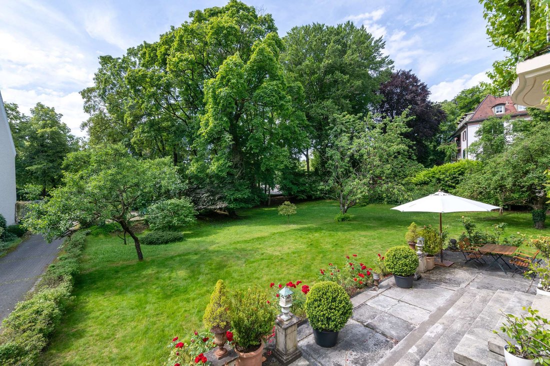 Stately Villa On A Park Like Estate In An Absolute In Munich, Bavaria ...