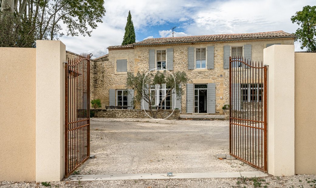 Bastide Provençale Du Xv Ie In Pélissanne, Provence Alpes Côte D'azur ...