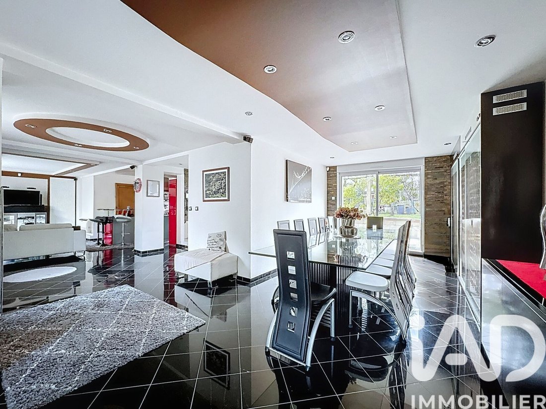 Vente Maison/Villa 6 Pièces In Yerres, île De France, France For Sale ...