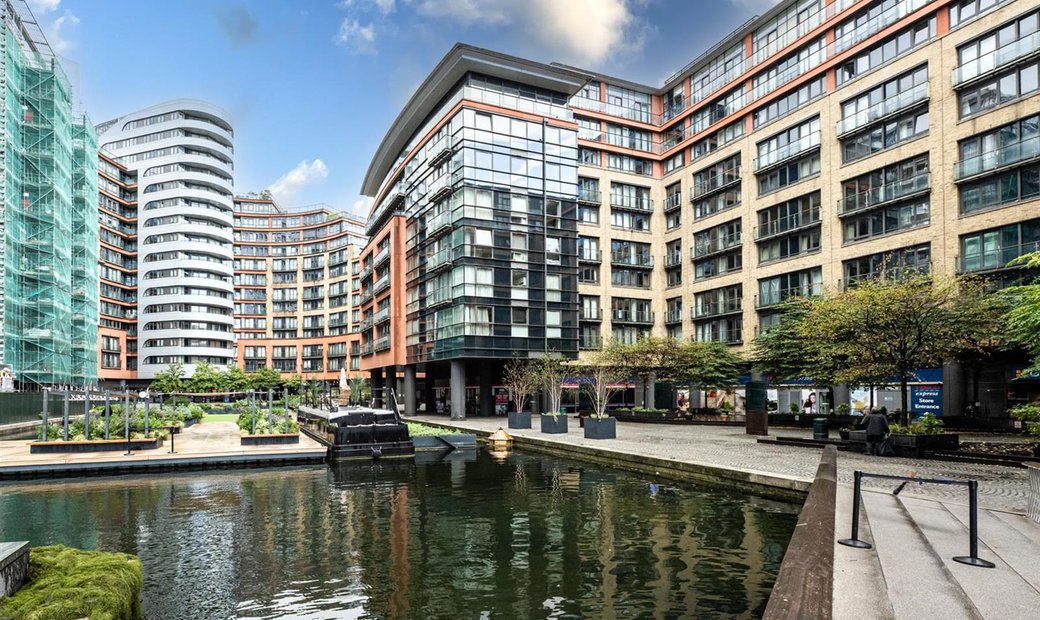 Peninsula Apartments, Praed Street, London, In London, England, United ...