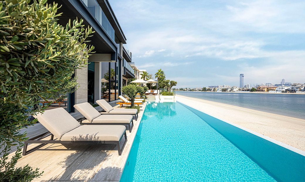 Palm Jumeirah Ultra Luxury Custom Built In Dubai, Dubai, United Arab ...
