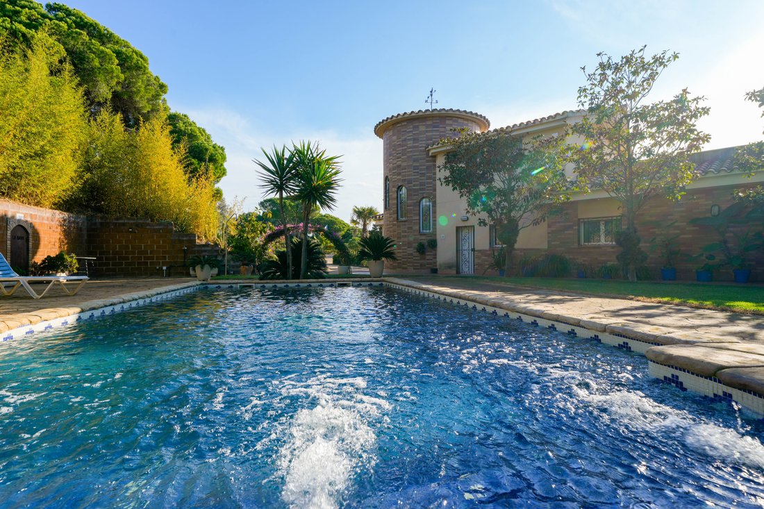 Luxury Villa In Sant Pol De Mar, Coast Of In Sant Pol De Mar, Catalonia, Spain For Sale (16745758)