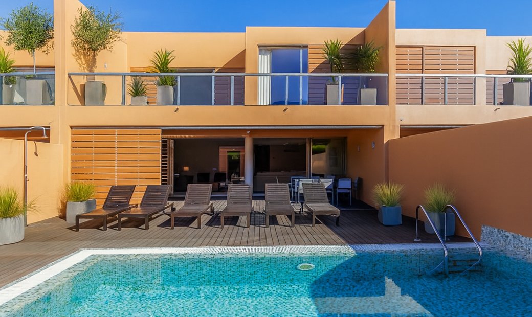 Beachfront House In Luxury Condo With Underground In Guia, Algarve ...
