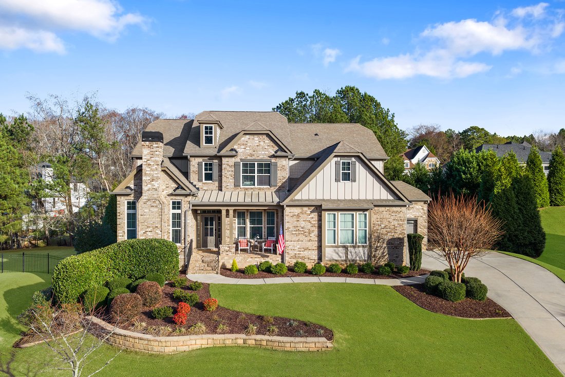 Maison Magnifiquement Entretenue Située Dans Dans Milton, Géorgie ...