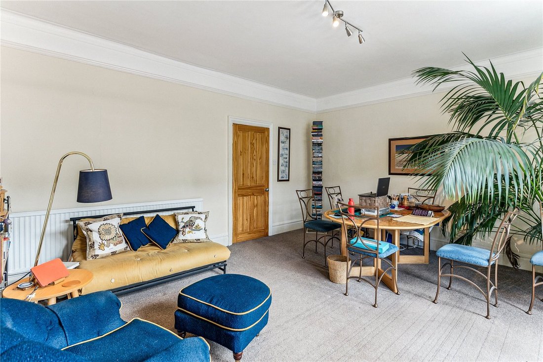 Upper Richmond Road West, London, Sw14 In London, England, United ...