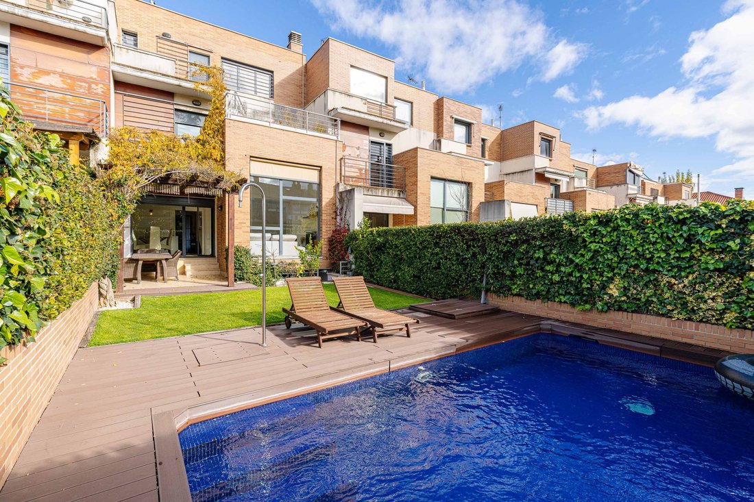 Encantadora Casa En El Corazón De Aravaca En Aravaca, Madrid, España En ...