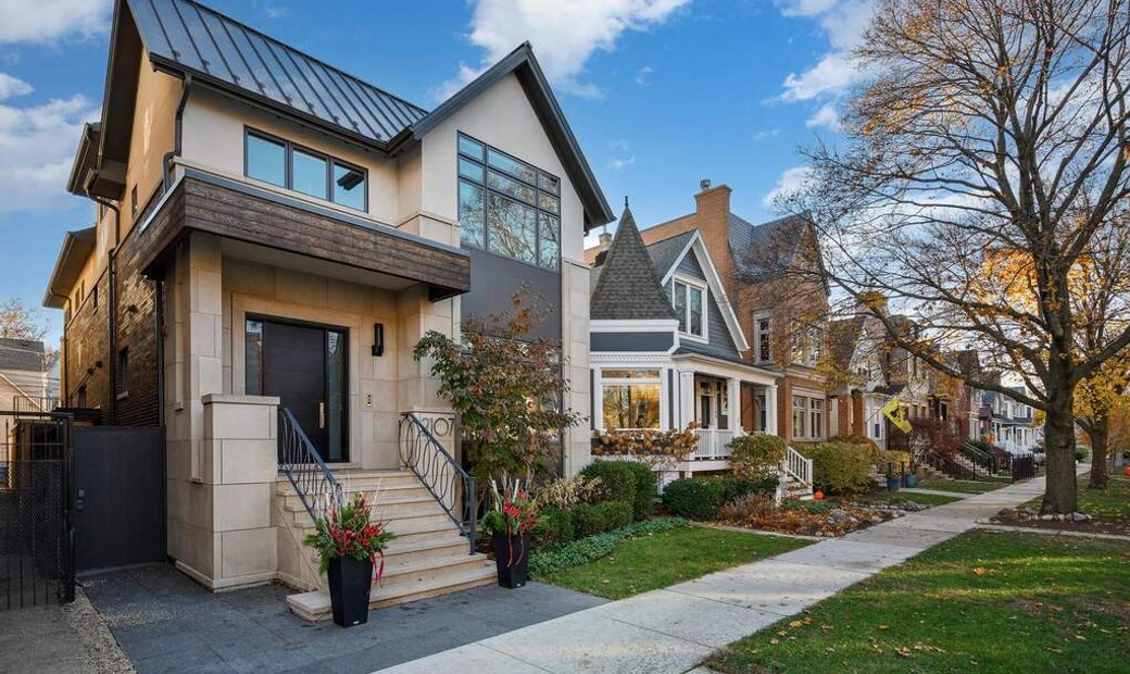 Custom Luxury Home With Expansive Design In Chicago, Illinois, United ...