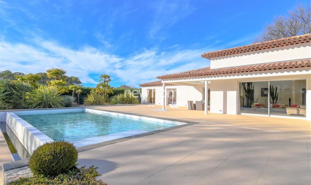 Villa Lorgues France En Lorgues, Provenza Alpes Costa Azul, Francia En ...
