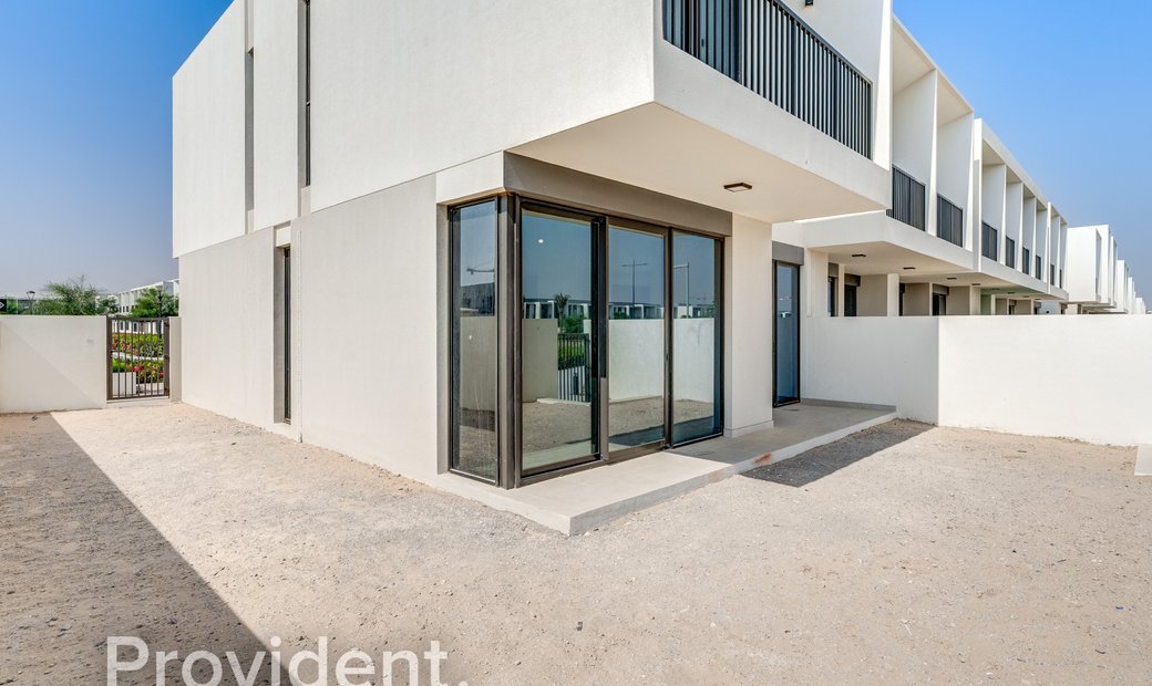 Corner Unit | Single Row | Perfectly In Dubai, Dubai, United Arab ...