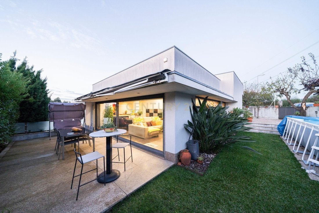 Dans Oliveira De Azemeis, Santiago De Riba Ul, Ul, Macinhata Da Seixa E ...