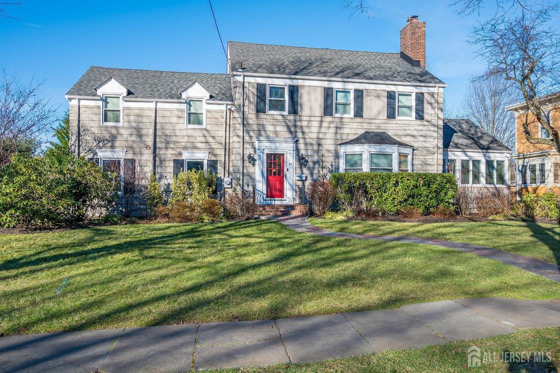 4 Bedrooms Single Family Detached In Metuchen, New Jersey, United ...