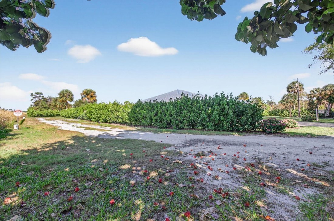 Luxury Coastal Retreat Blending Elegance In Hobe Sound, Florida, United ...