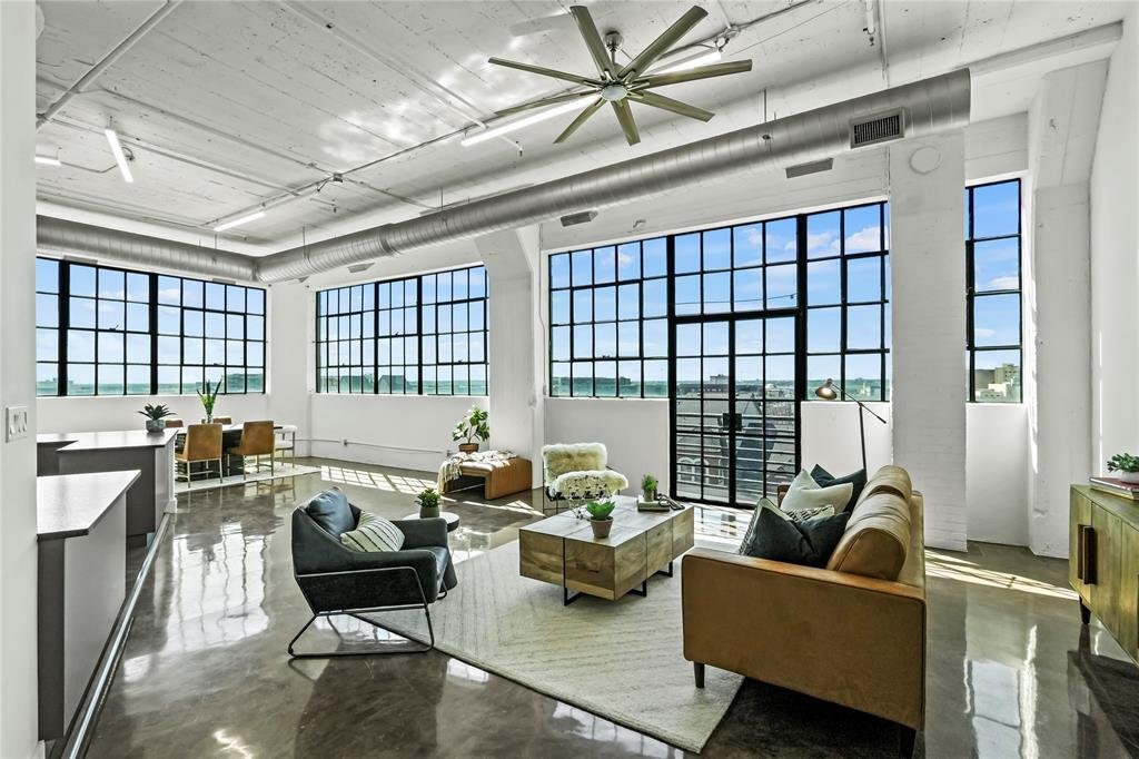 Condominium In Dallas In Dallas, Texas, United States For Sale (16768361)
