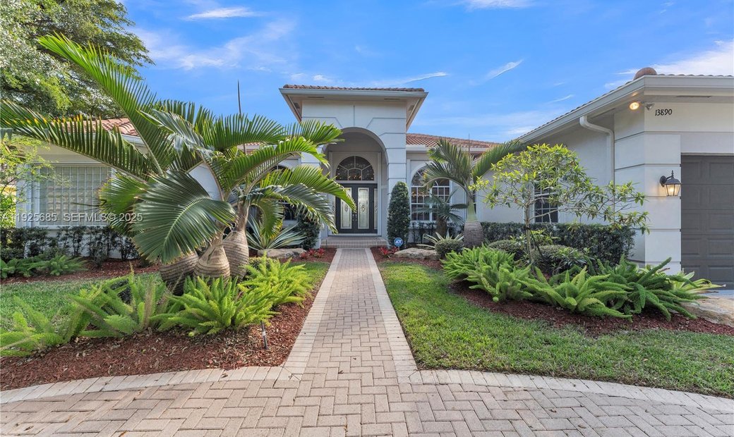 Grand Hanover Estate With Impeccable Design In Davie, Florida, United ...