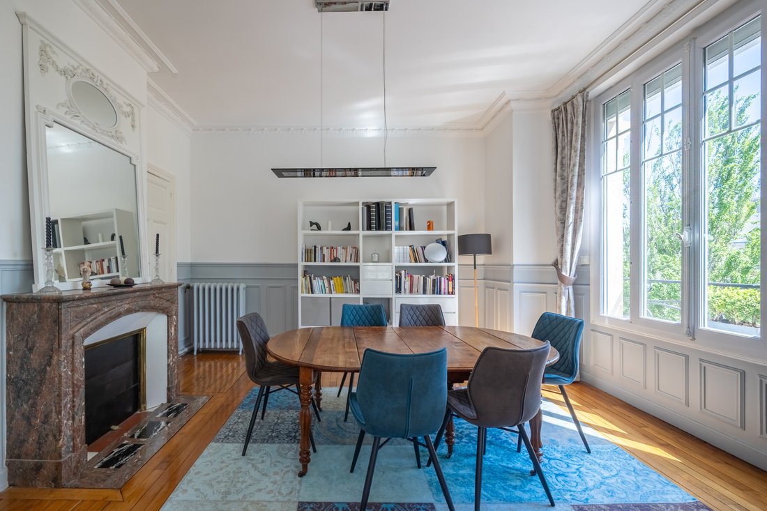 Haussmannian Apartment 168 M² Facing The Cathedral En Reims, Gran Este ...
