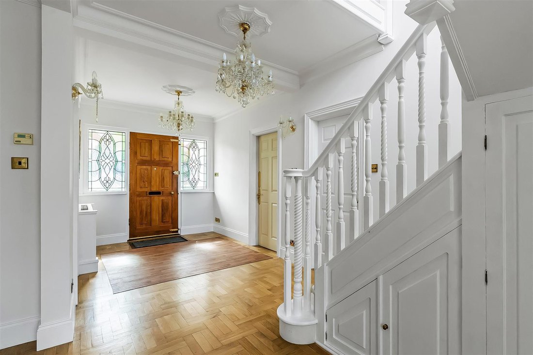 7 Bed House Detached In Ewell, England, United Kingdom For Sale (16767880)