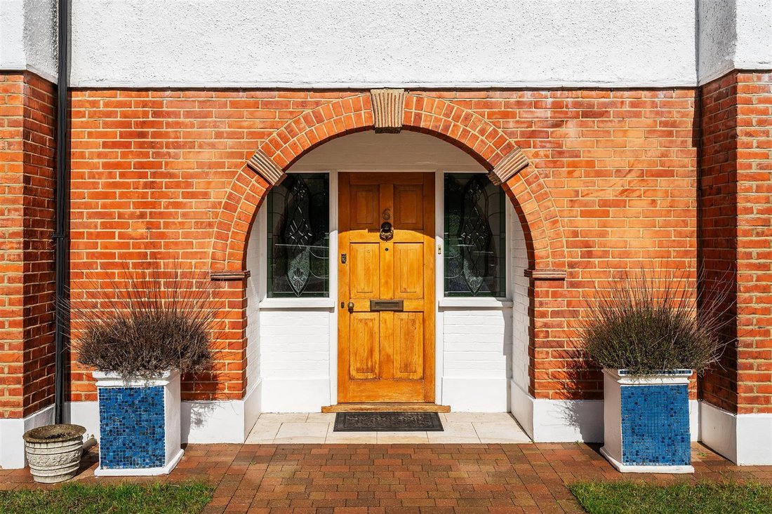 7 Bed House Detached In Ewell, England, United Kingdom For Sale (16767880)