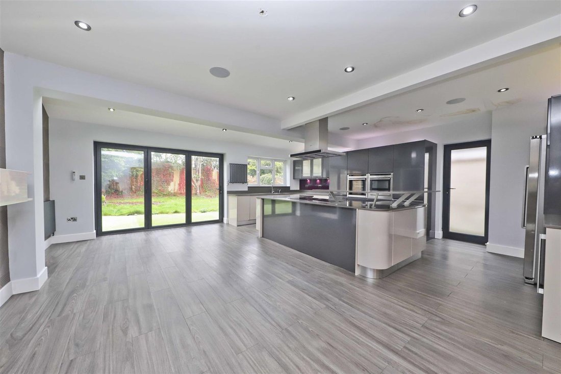 Moss Close, Pinner En Pinner, Inglaterra, Reino Unido En Venta (16767938)