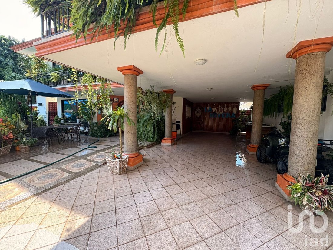 Vendo Casa Con Alberca Y Potencial In Galvarino Barria Pérez, Veracruz ...