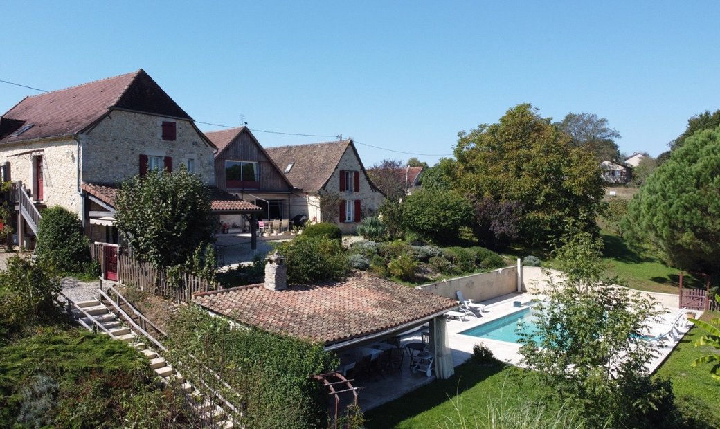 House With 3 Holiday Cottages In Thenon, Nouvelle Aquitaine, France For ...
