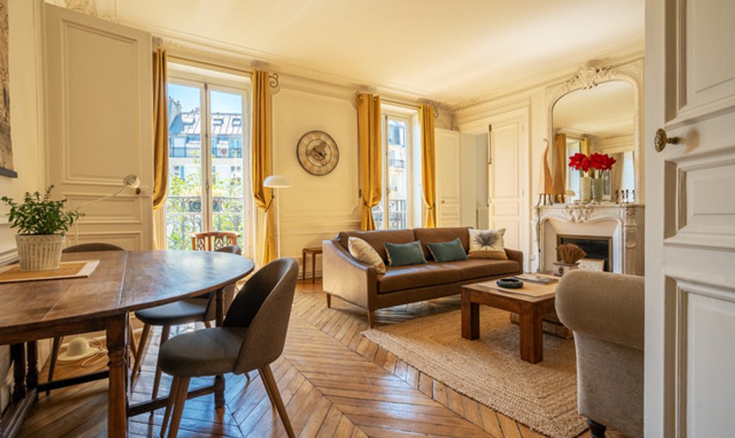 Apartment Paris 4 Room 1 350 Sq. Ft. In Paris, île De France, France ...