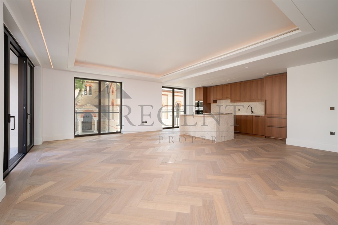 Mulberry Square, Chelsea Barracks, London, In London, England, United ...