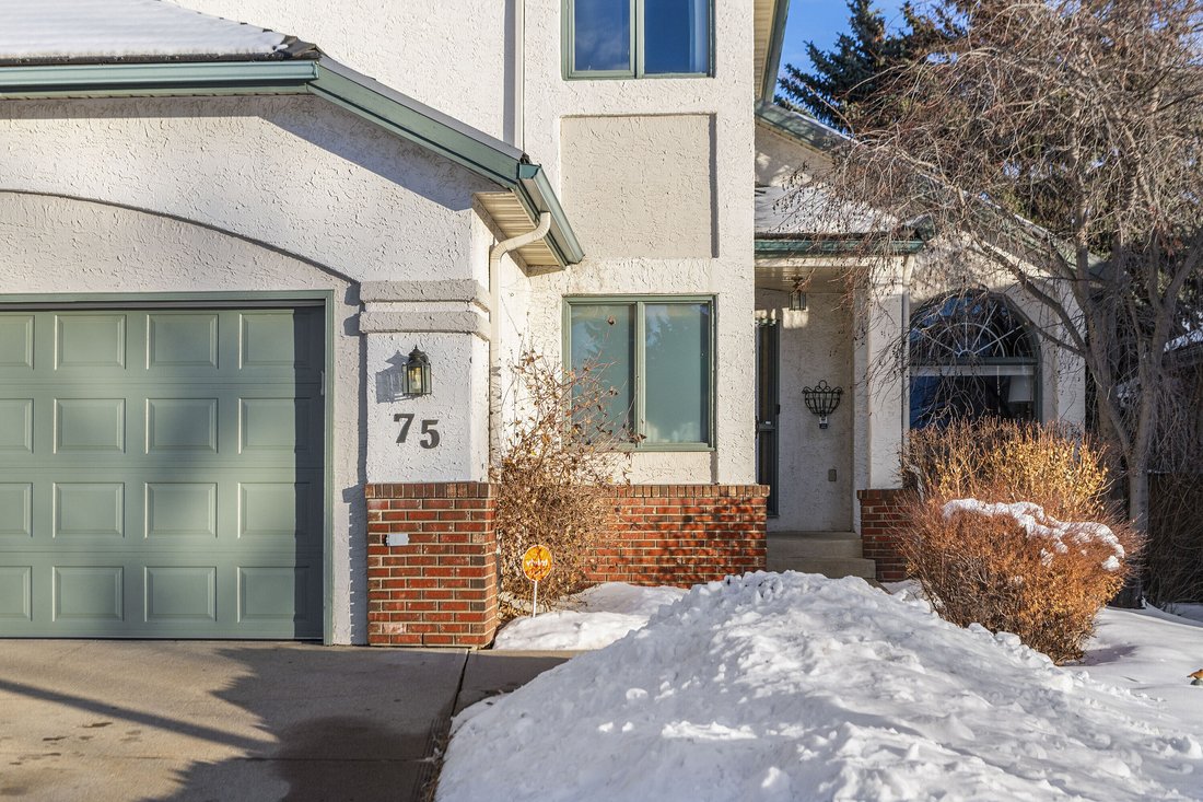 75 Hawkside Close Nw En Calgary, Alberta, Canadá En Venta (16779435)