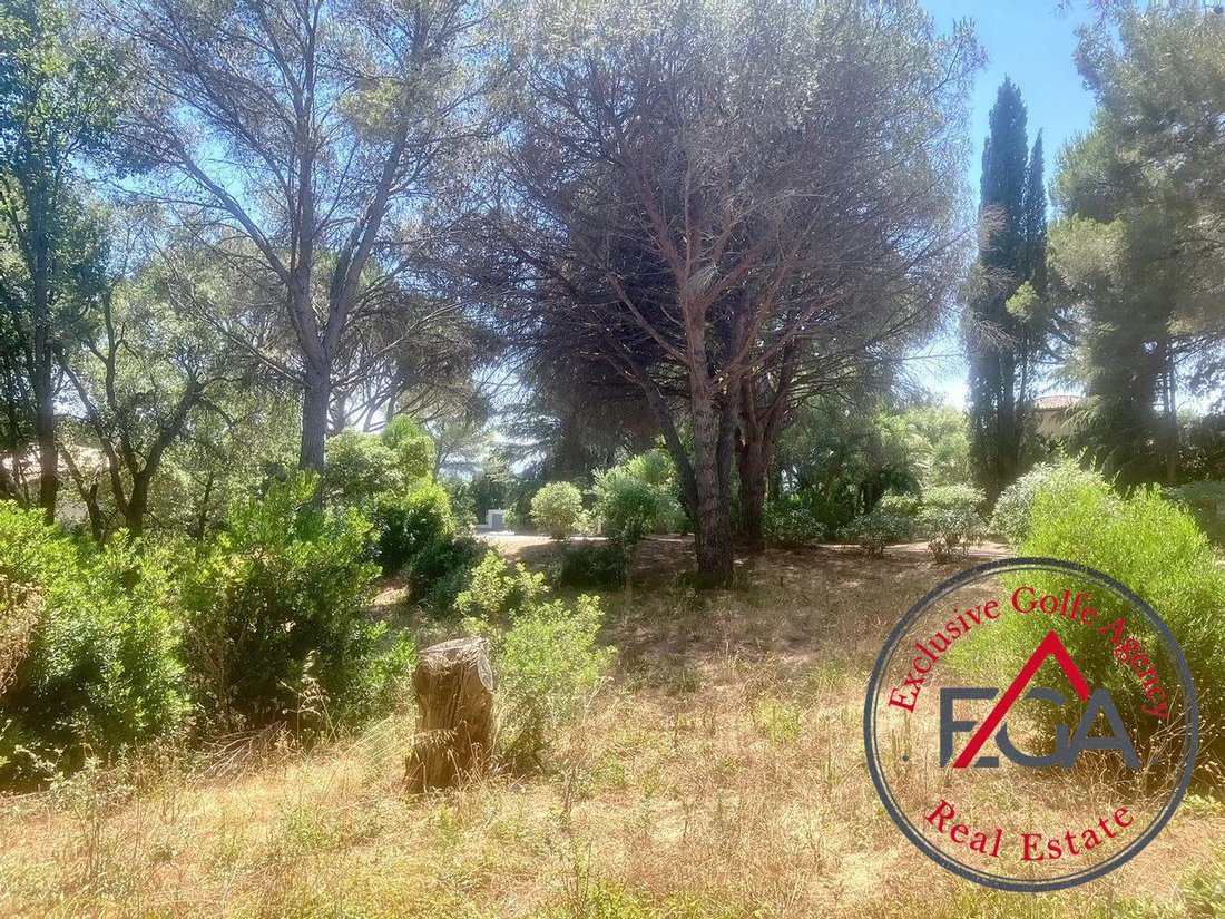 La Croix Valmer In La Croix Valmer, Provence Alpes Côte D'azur, France ...