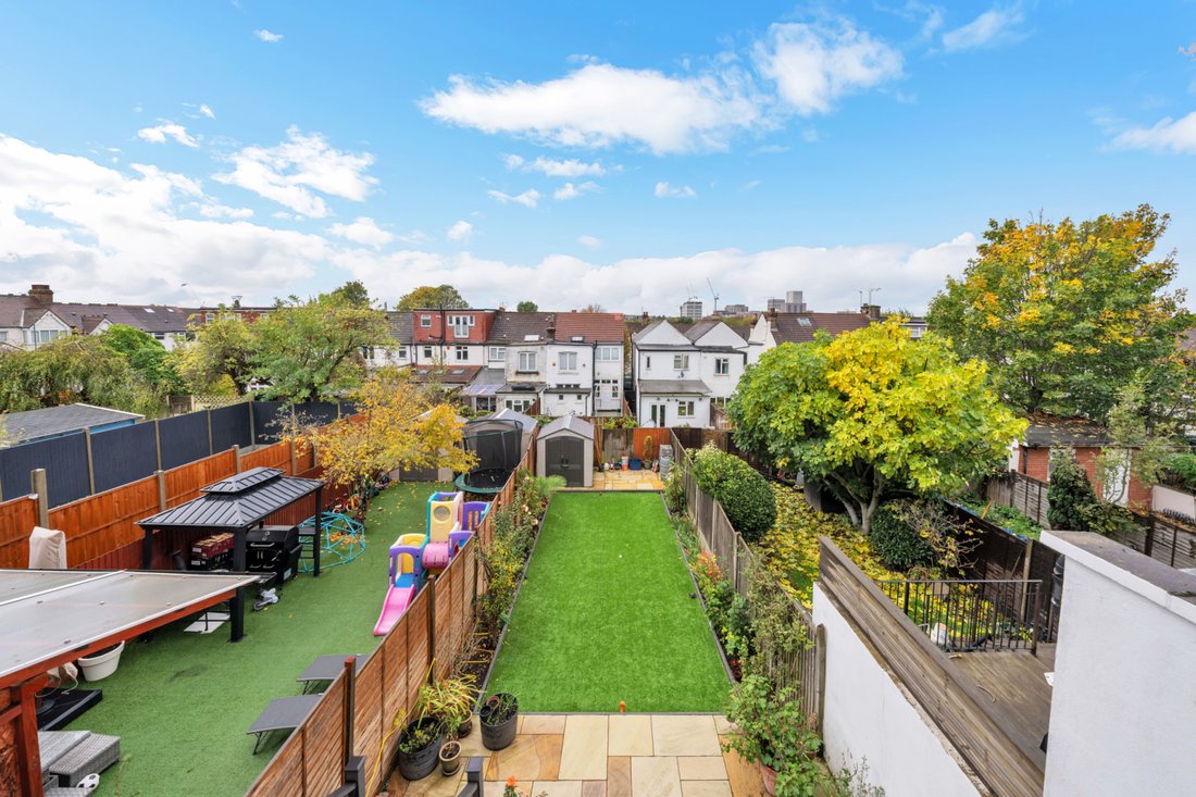 Sandringham Road, London, Nw11 In London, England, United Kingdom For ...
