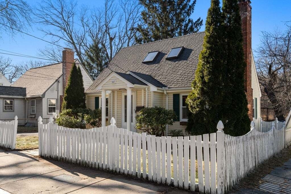 3 Bedrooms Single Family Detached In Boston, Massachusetts, United ...