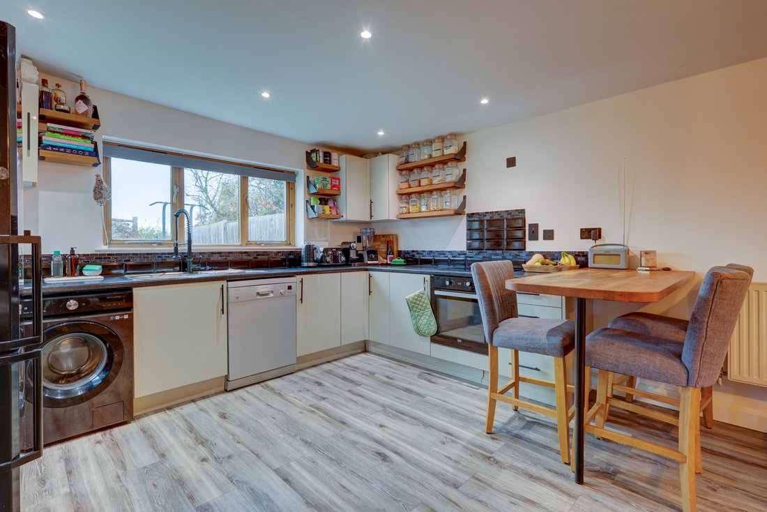 4 Bedroom Detached House For Sale In In Theydon Bois, England, United ...