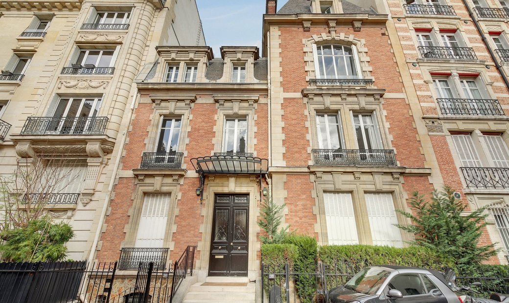 Luxury Mansion In Paris 16th Pompe Muette. In Paris, île De France ...