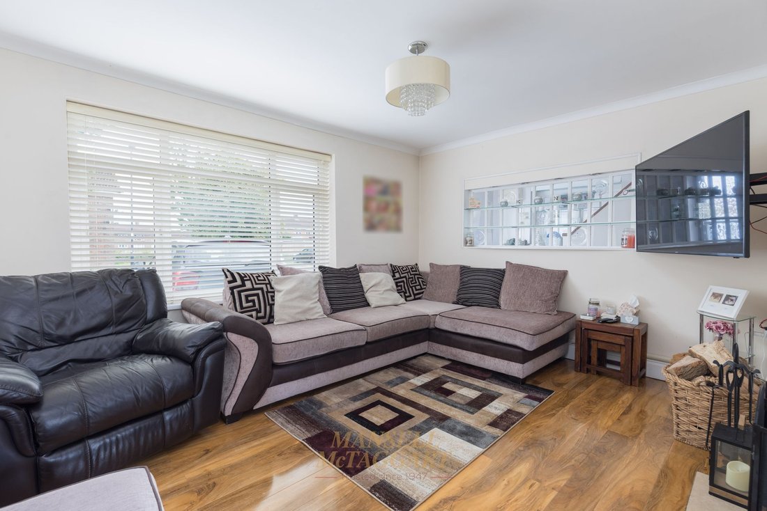 House Crawley In Crawley, England, United Kingdom For Sale (16779327)