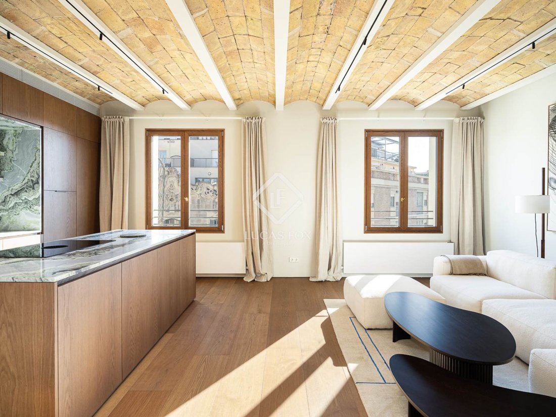 Barcelona Apartment In Eixample, Barcelona, Spain For Sale (16779179)