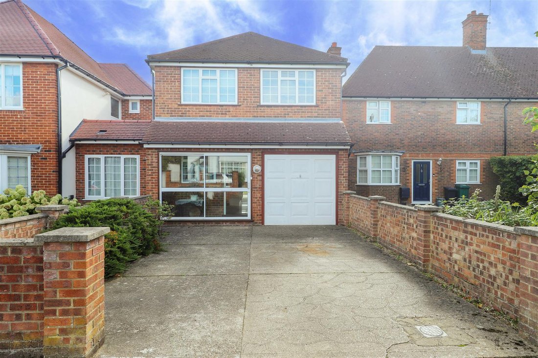 Manor Close, Ruislip En Ruislip, Inglaterra, Reino Unido En Venta ...