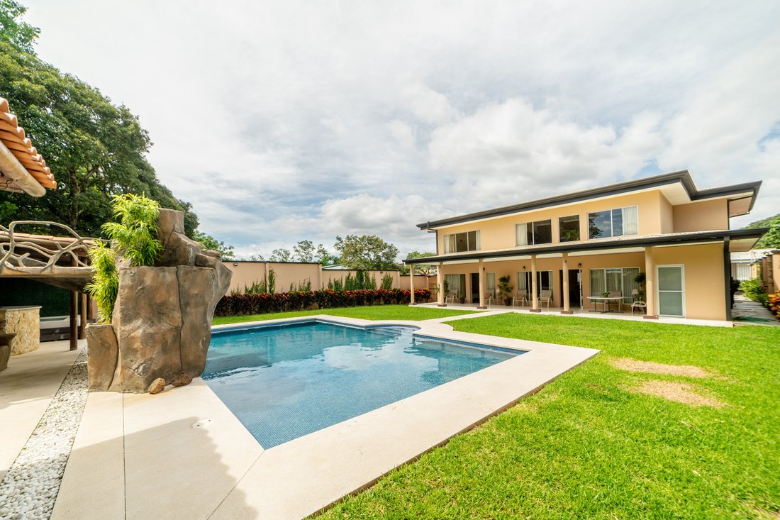 Maison à Vendre à Ciudad Colón, Dans Ciudad Colón, San José, Costa Rica ...