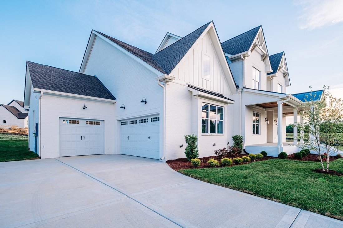 Single Family Residence In In Thompson's Station, Tennessee, United ...