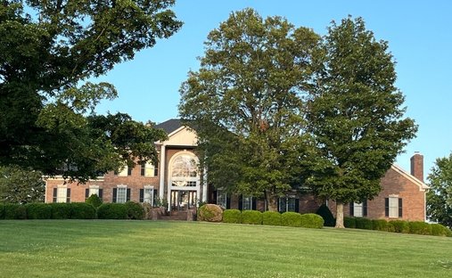 Lujo casas con helipuerto en venta en Spring Hill, Tennessee | JamesEdition