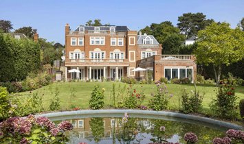 Luxury houses with garden for sale in Kingston upon Thames, England ...