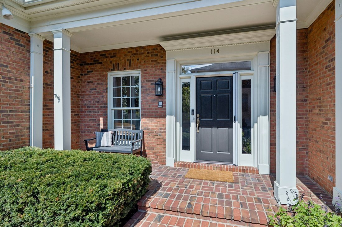 Single Family Residence In Nashville In Forest Hills, Tennessee, United ...