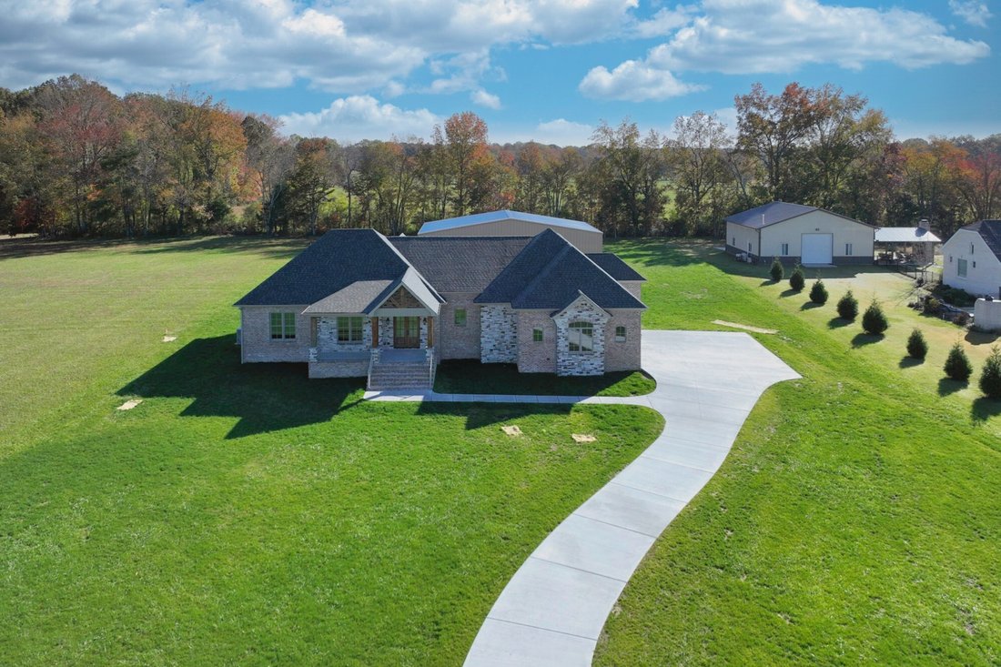 Single Family Residence In Tullahoma In Tullahoma, Tennessee, United ...