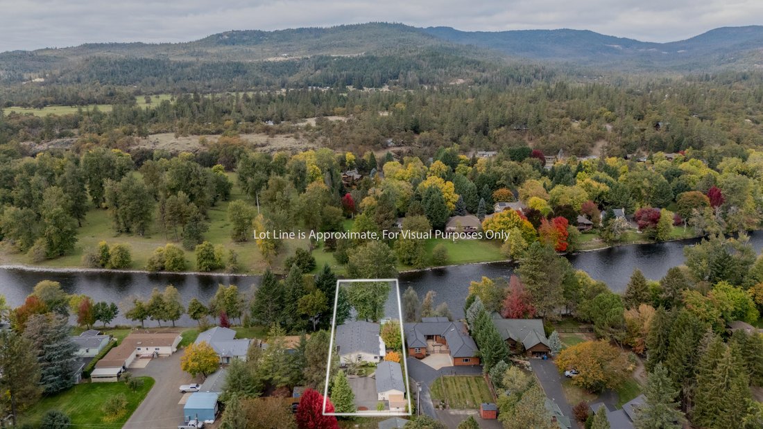 Single Family Residence In Shady Cove In Shady Cove, Oregon, United ...