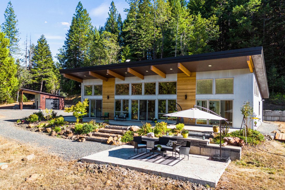 Single Family Residence In White City In White City, Oregon, United ...