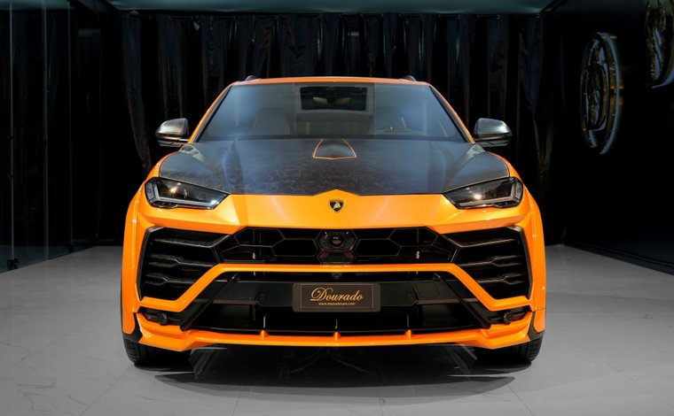 orange lamborghini urus