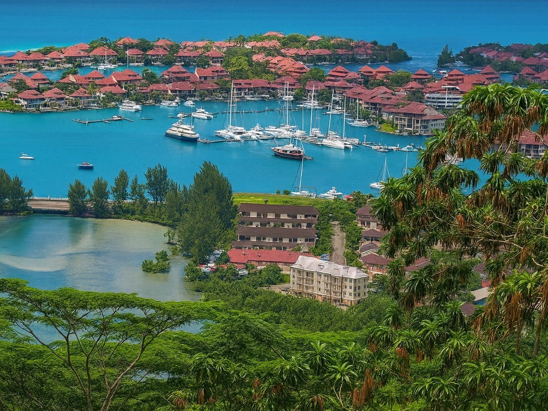 100% Freehold Residential Mixed Use In Souvenir, Grand'anse Mahé ...